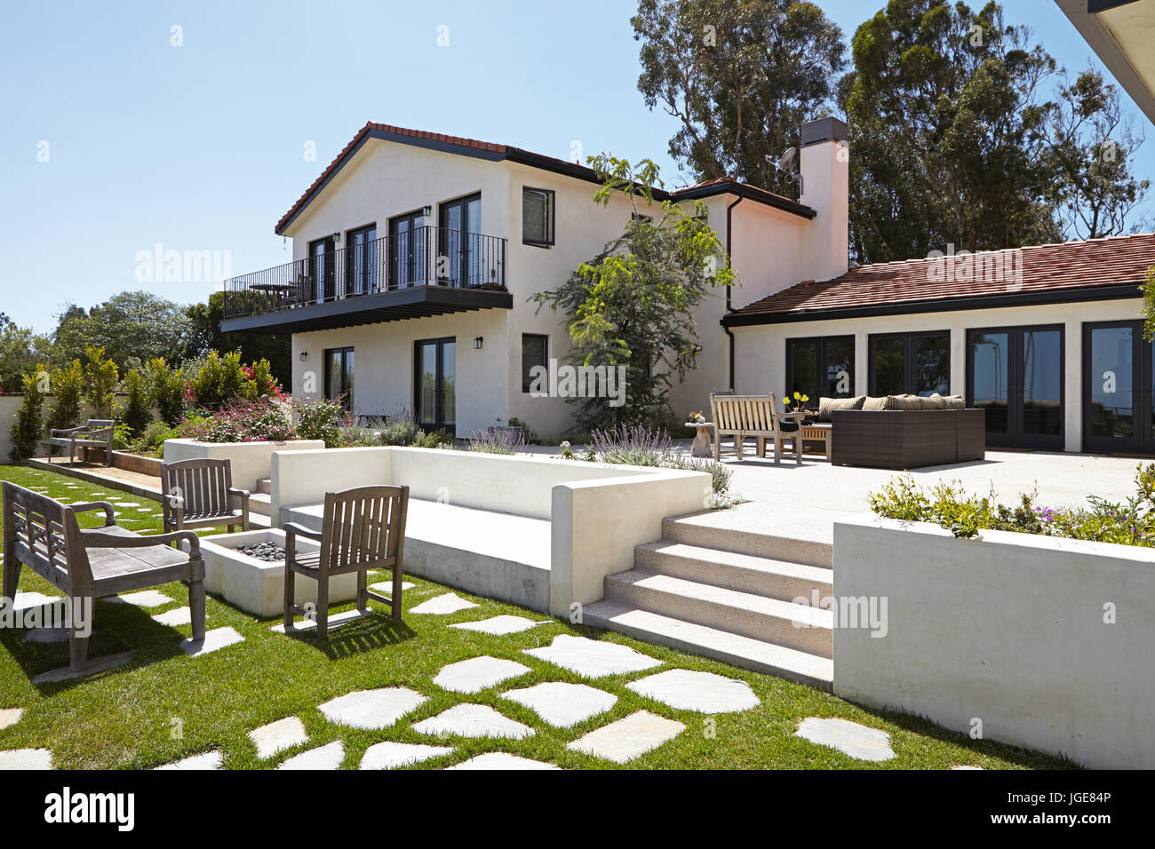 Contemporary Spanish residence in Malibu Stock Photo - Alamy