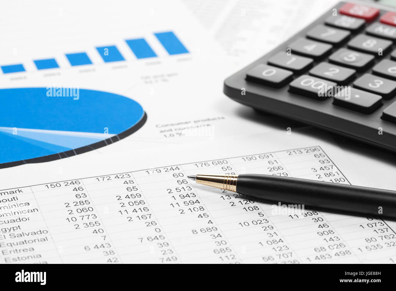 Financial report graphs hi-res stock photography and images - Alamy