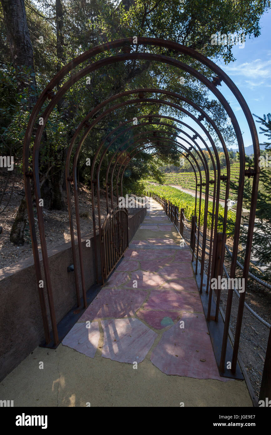 Valley pathway hi-res stock photography and images - Alamy