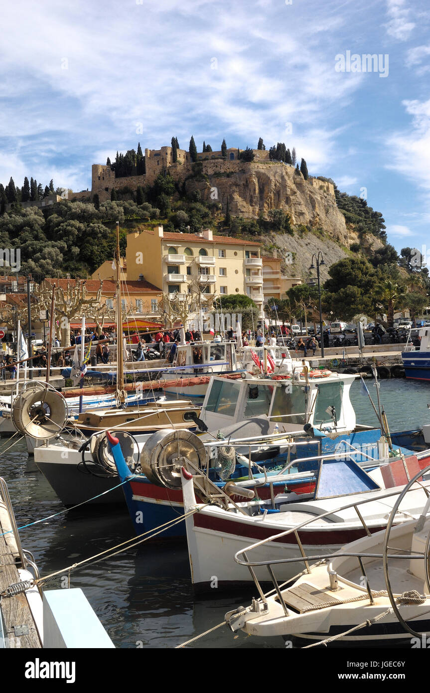 Harbour and Castle of Cassis, French Riviera Stock Photo - Alamy