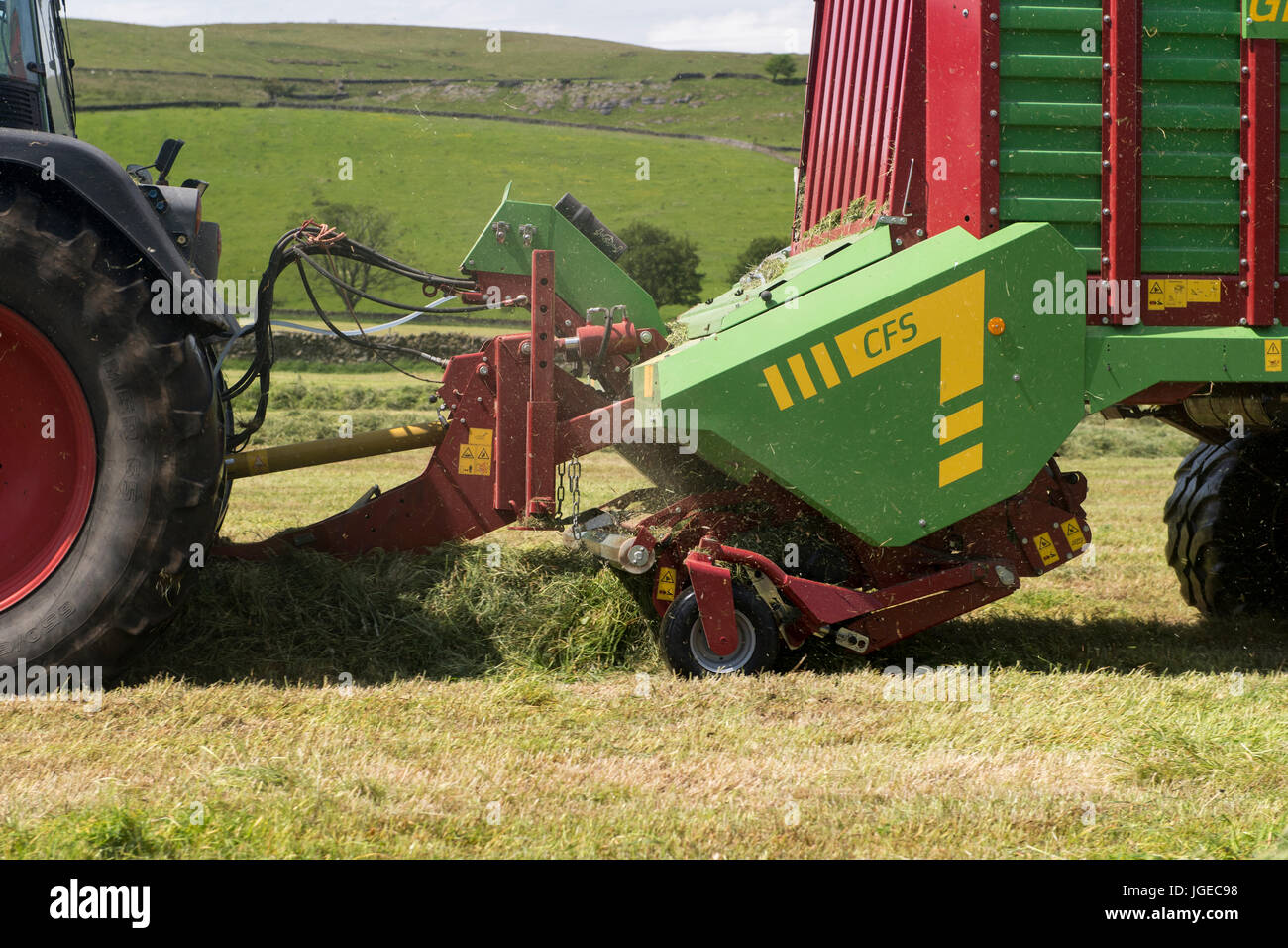 Making silage crop in the Yorkshire Dales with a Strautmann Forage ...