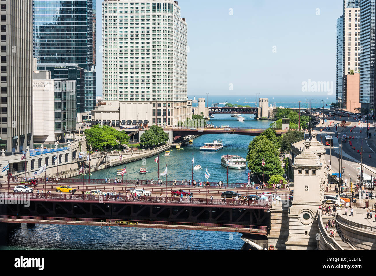 Chicago riverwalk busy hi-res stock photography and images - Alamy
