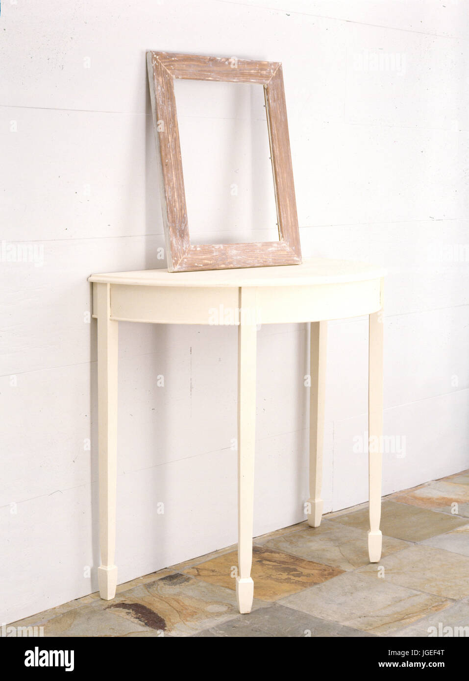 Step Step x step: renovating a hall console table. Craft & DIY projects ...
