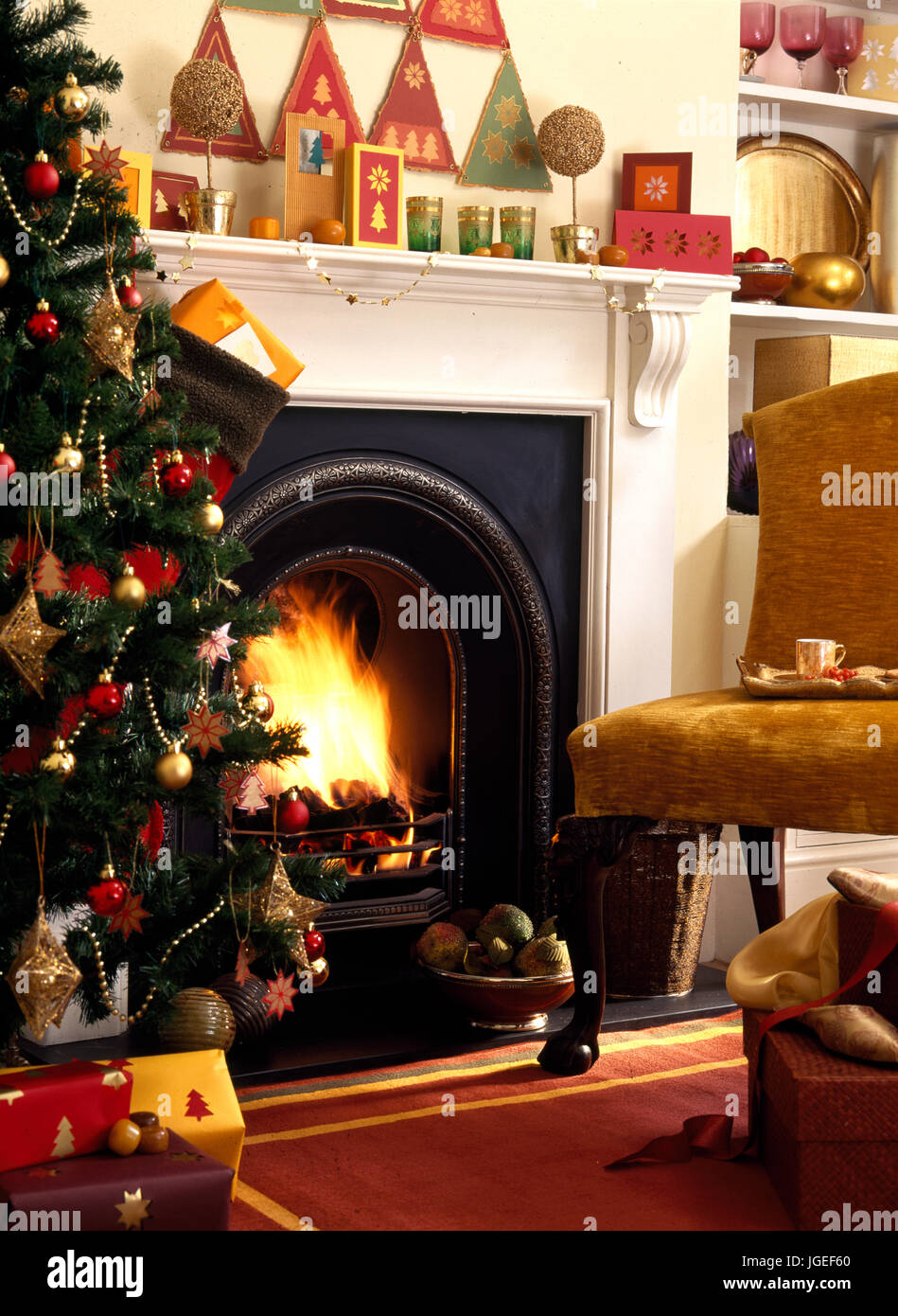 Sitting beside fire hi-res stock photography and images - Alamy