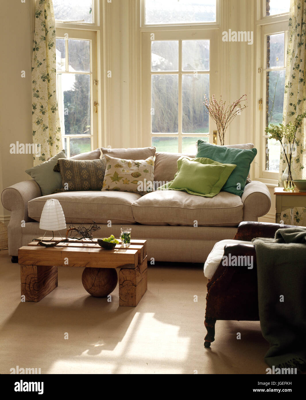Bay window curtains hi-res stock photography and images - Alamy