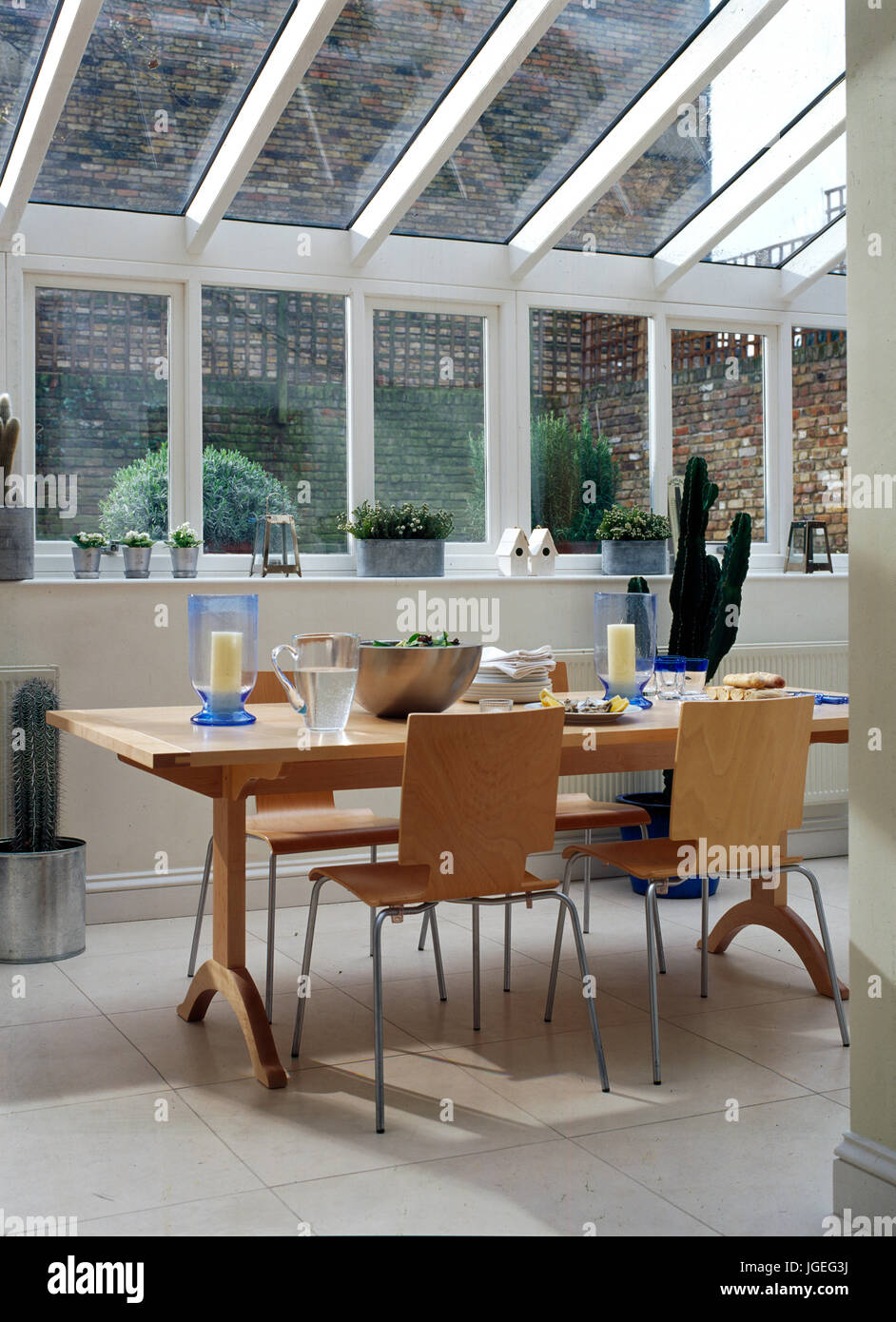 Conservatory dining table hi-res stock photography and images - Alamy