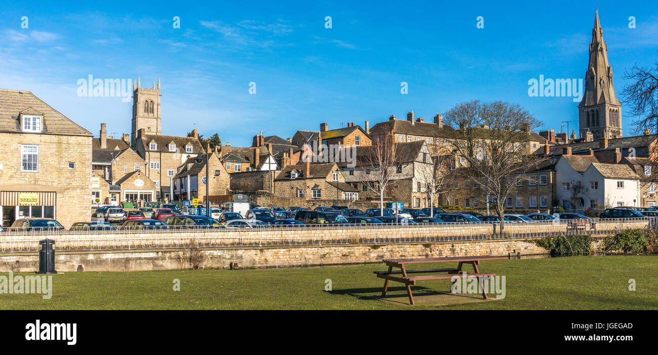 Picturesque View of part of old Stamford town, against a clear blue sky ...