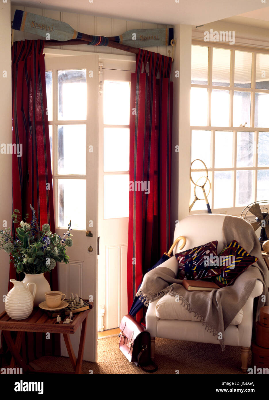 Corner of door hi-res stock photography and images - Alamy