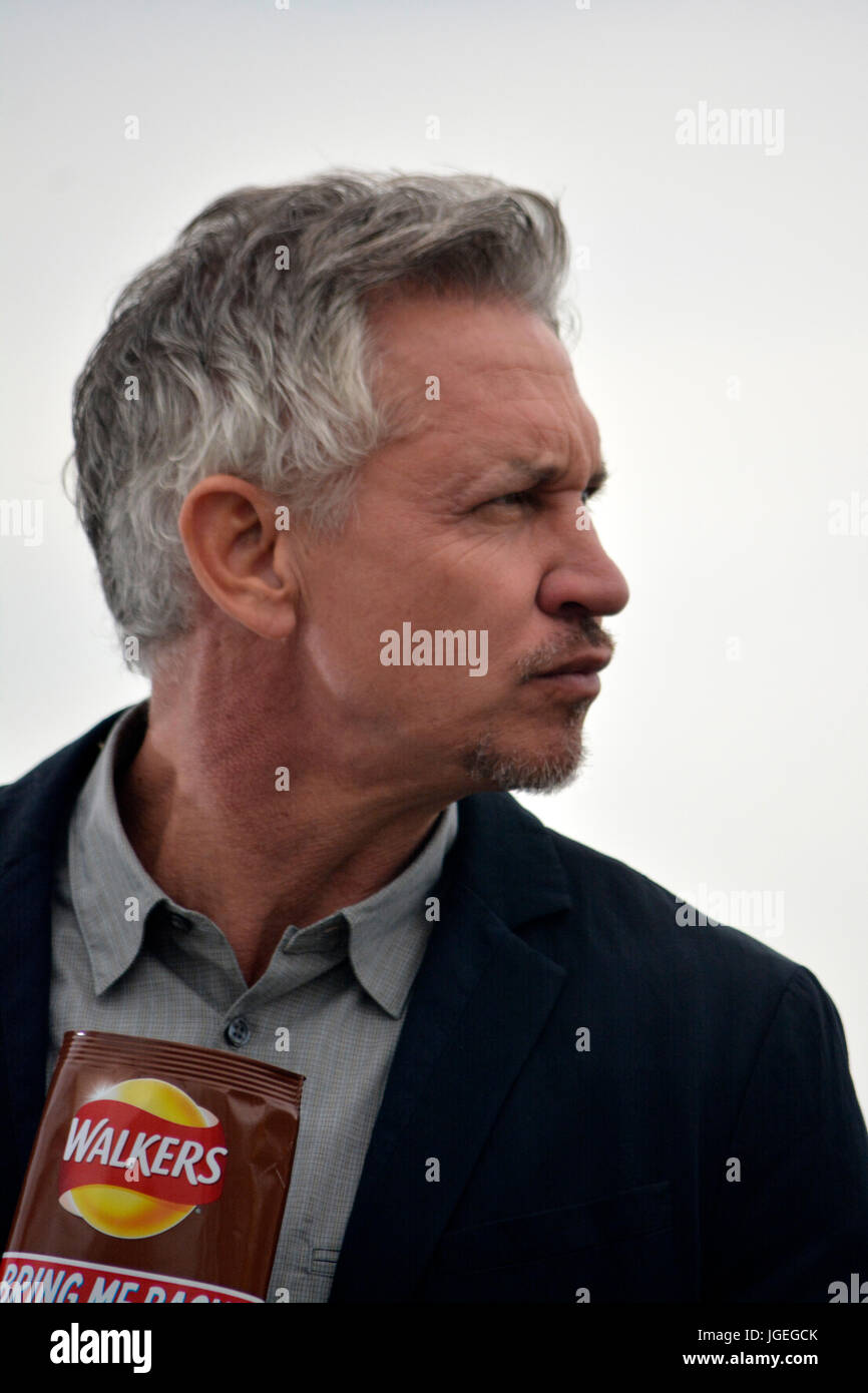 Walkers Crisps Gary Lineker High Resolution Stock Photography and ...
