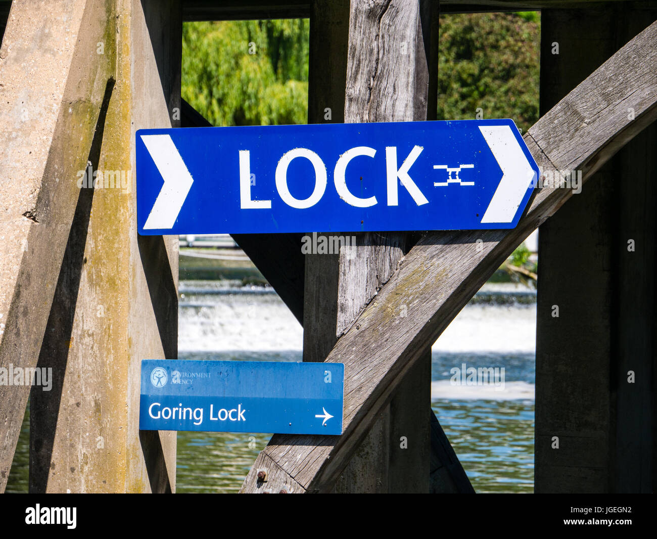 Goring bridge hi-res stock photography and images - Alamy