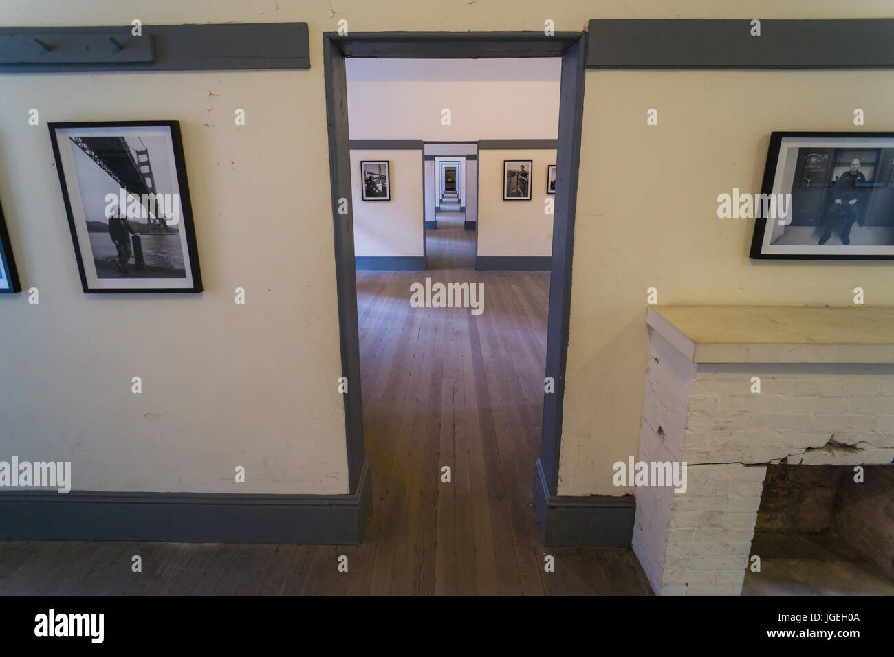 Empty room with doorways stretching far away Stock Photo - Alamy