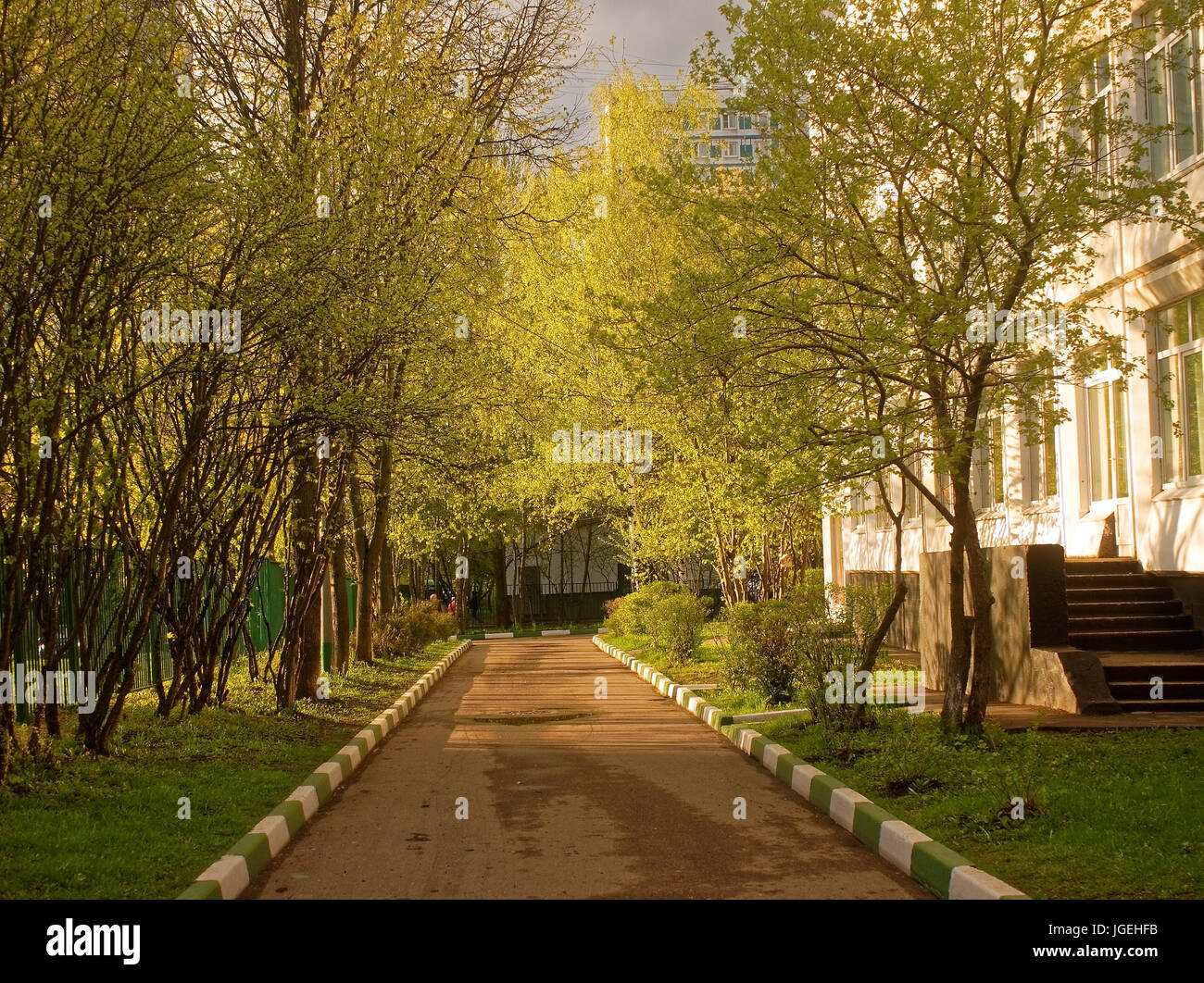 Train track and house hi-res stock photography and images - Alamy