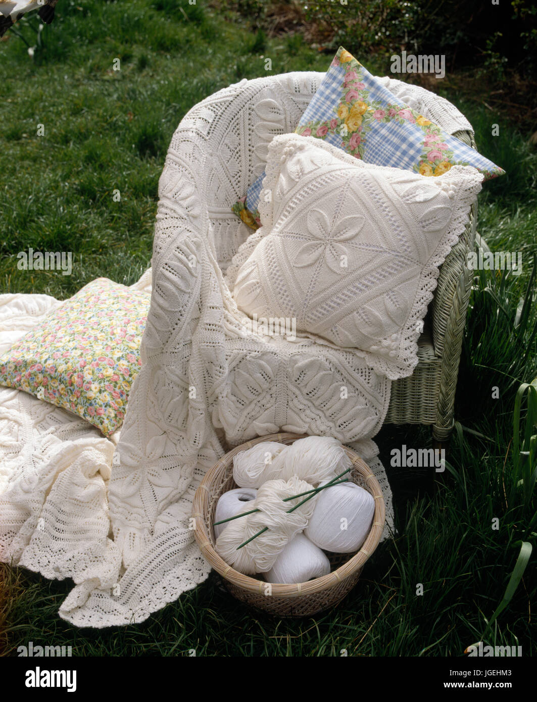 Throw cushion hi-res stock photography and images - Alamy
