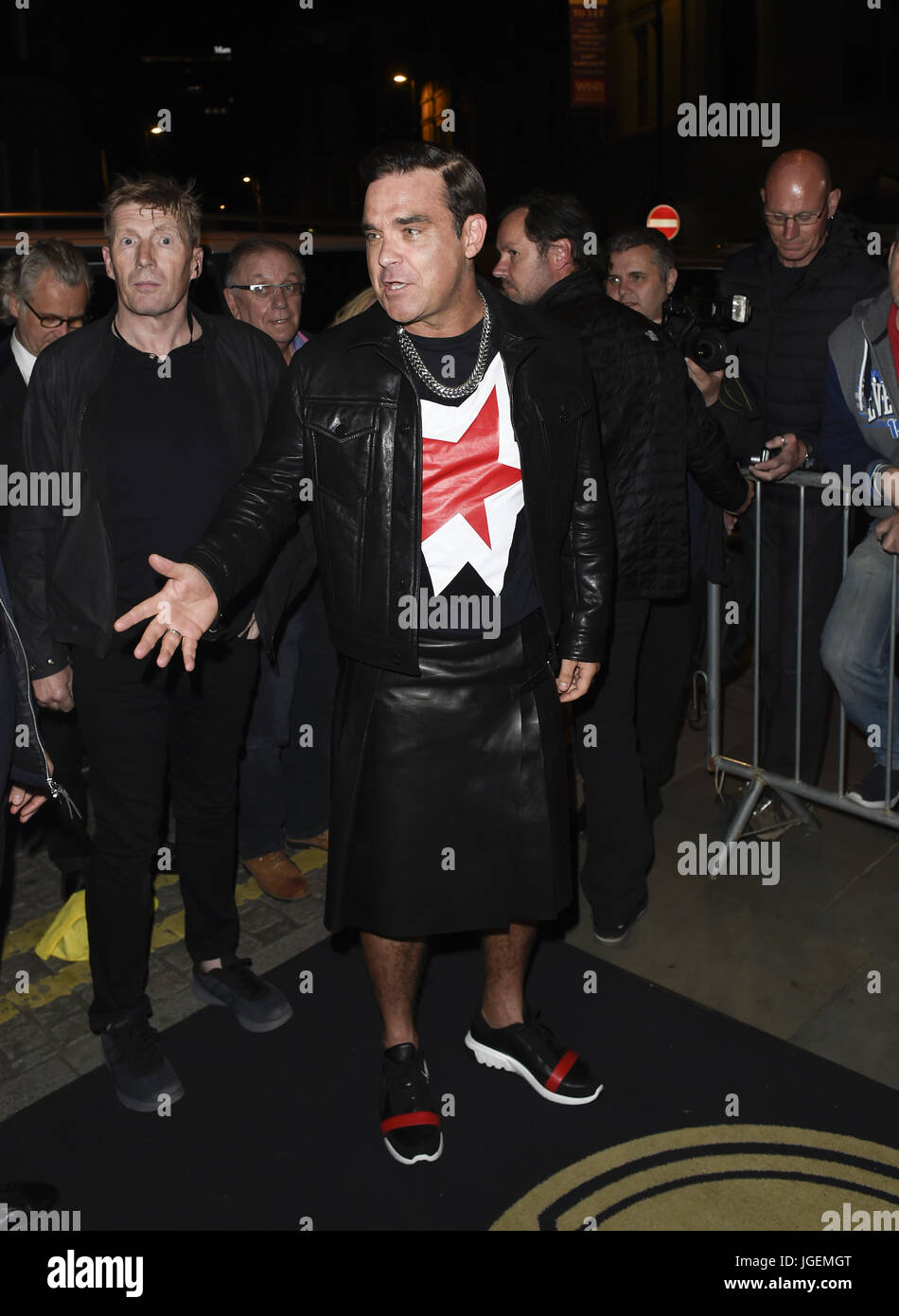 Robbie Williams seen arriving back at his hotel in Manchester Featuring ...