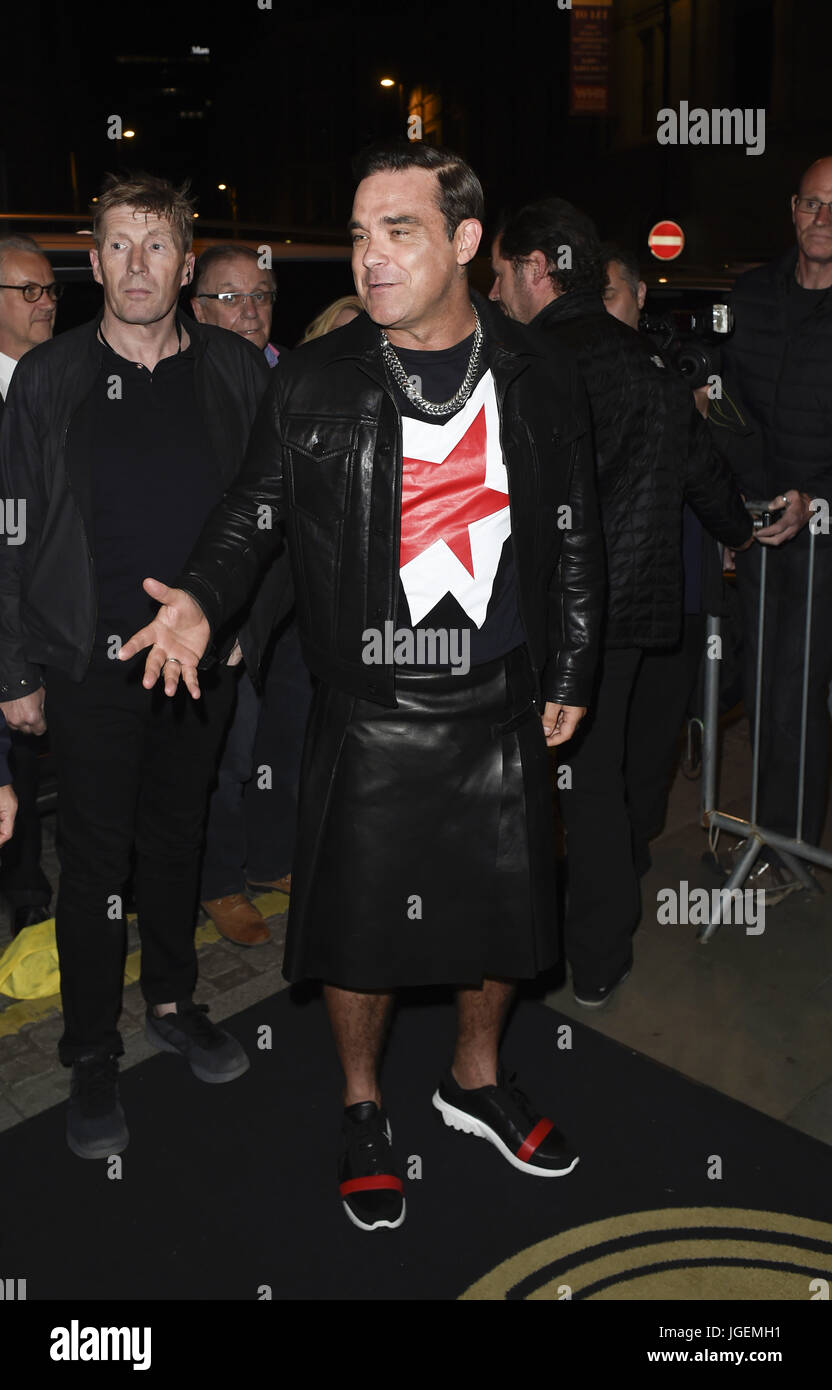Robbie Williams seen arriving back at his hotel in Manchester Featuring ...