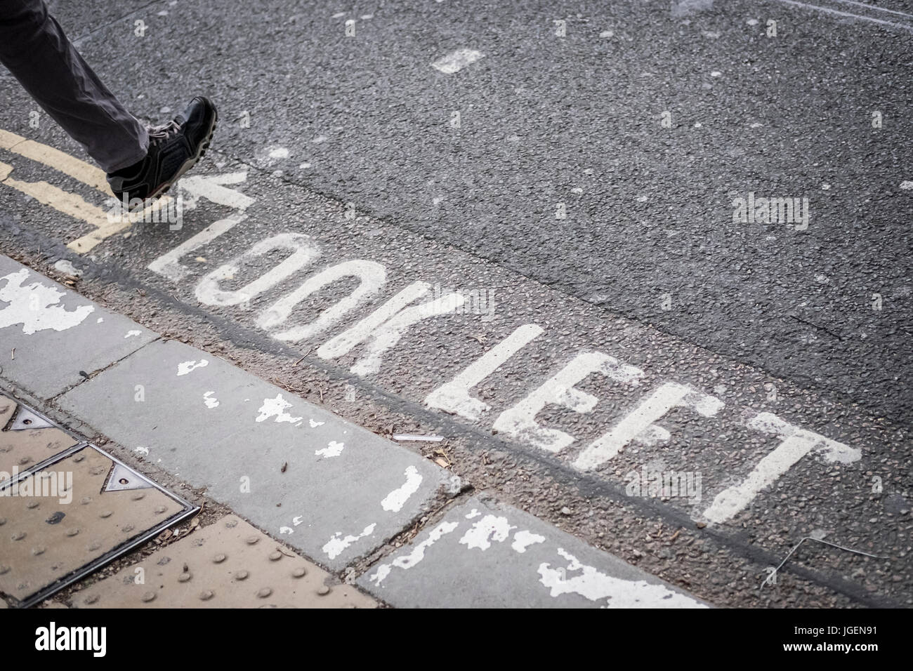 Look left marking hi-res stock photography and images - Alamy