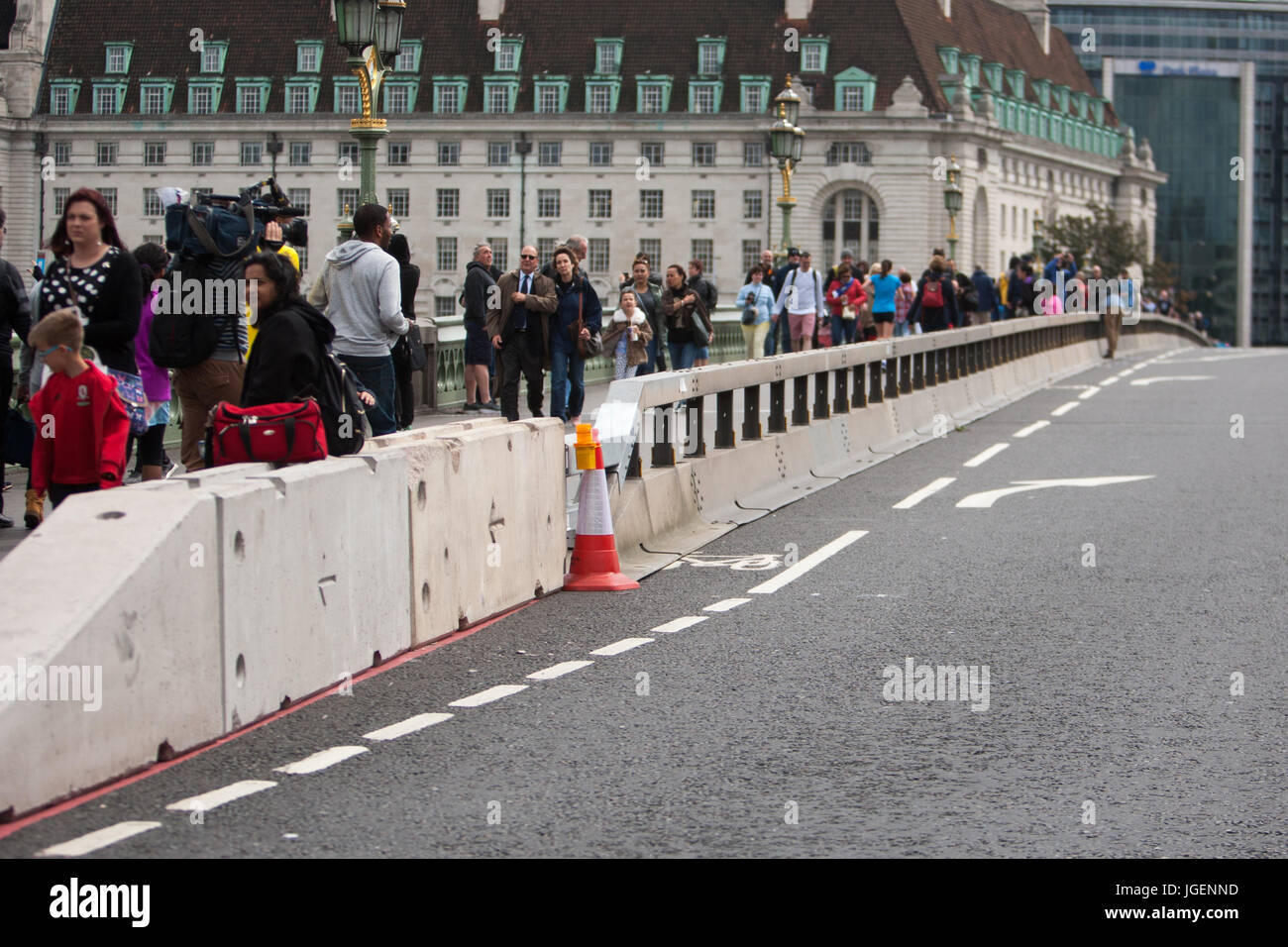 New barriers now in place on Westminster Bridge separating pedestrians ...