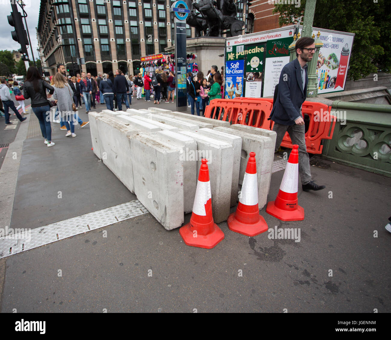 New barriers now in place on Westminster Bridge separating pedestrians ...