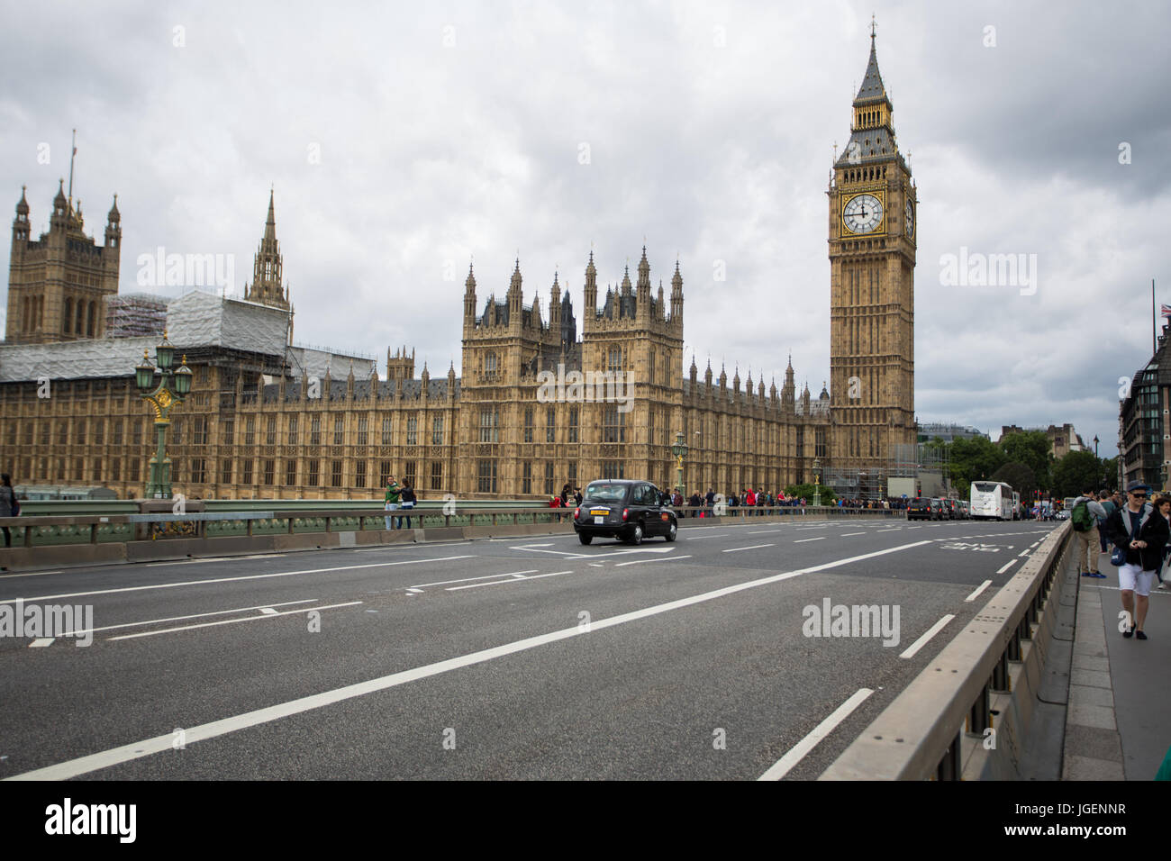 New barriers now in place on Westminster Bridge separating pedestrians ...