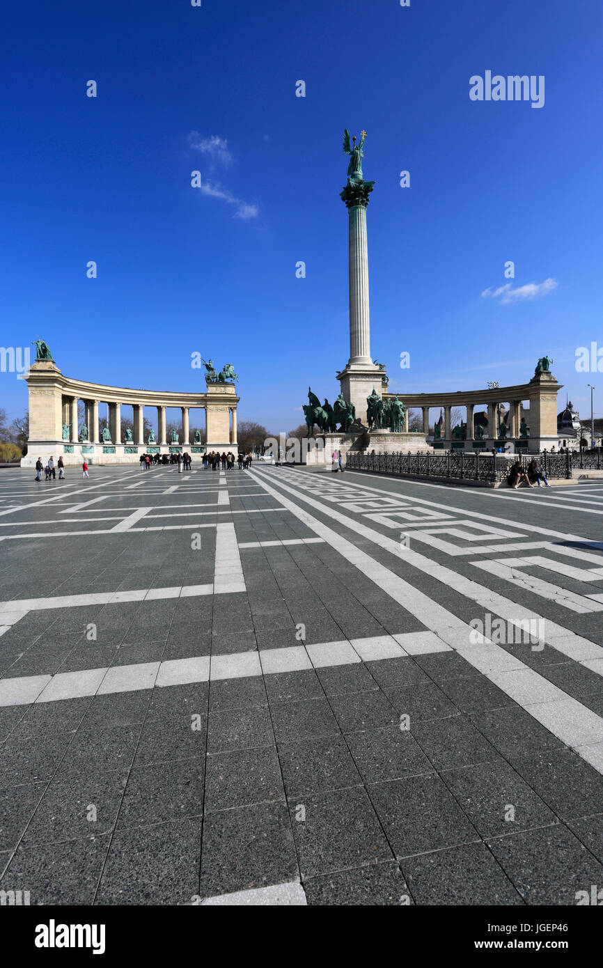 The Millennium Memorial at Heroes Square, next to the City Park ...