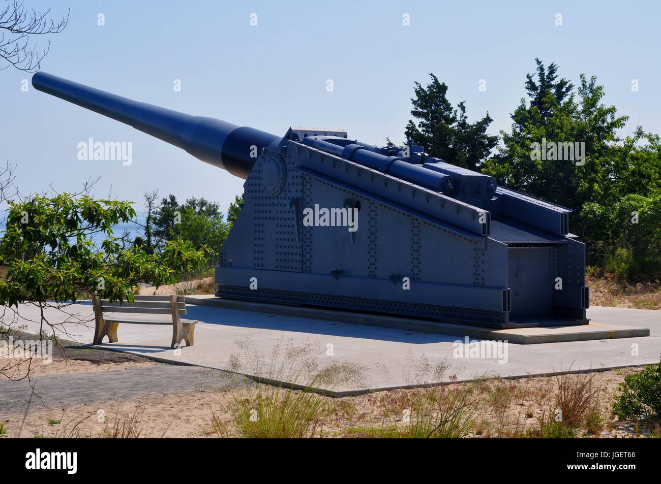 16 inch gun hi-res stock photography and images - Alamy