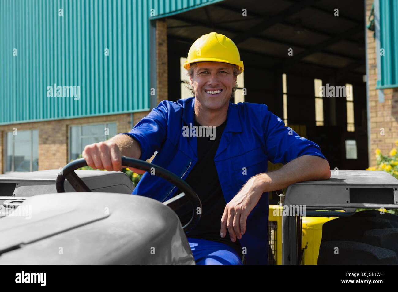 Portrait farm worker smiling fresh hi-res stock photography and images ...