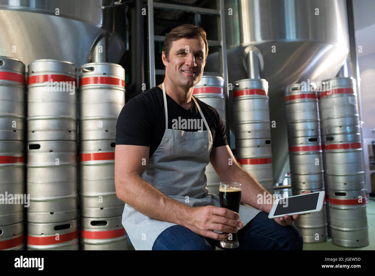 Beer kegs connection hi-res stock photography and images - Alamy