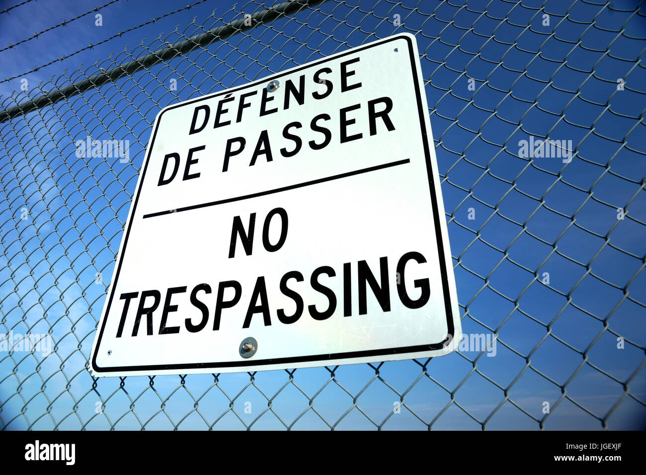Airport security zone hi-res stock photography and images - Alamy