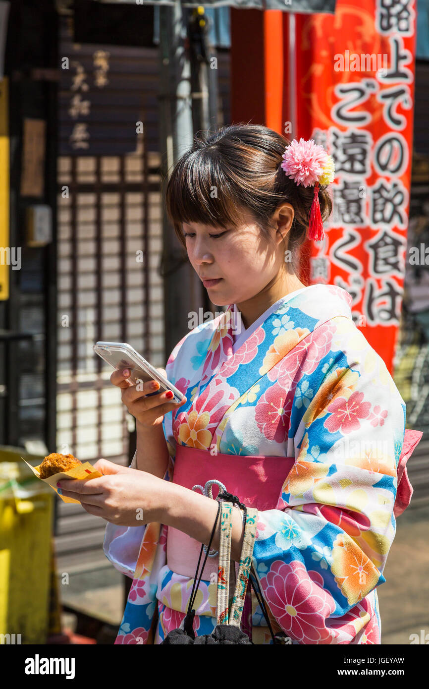 Japanese ethnic hi-res stock photography and images - Alamy