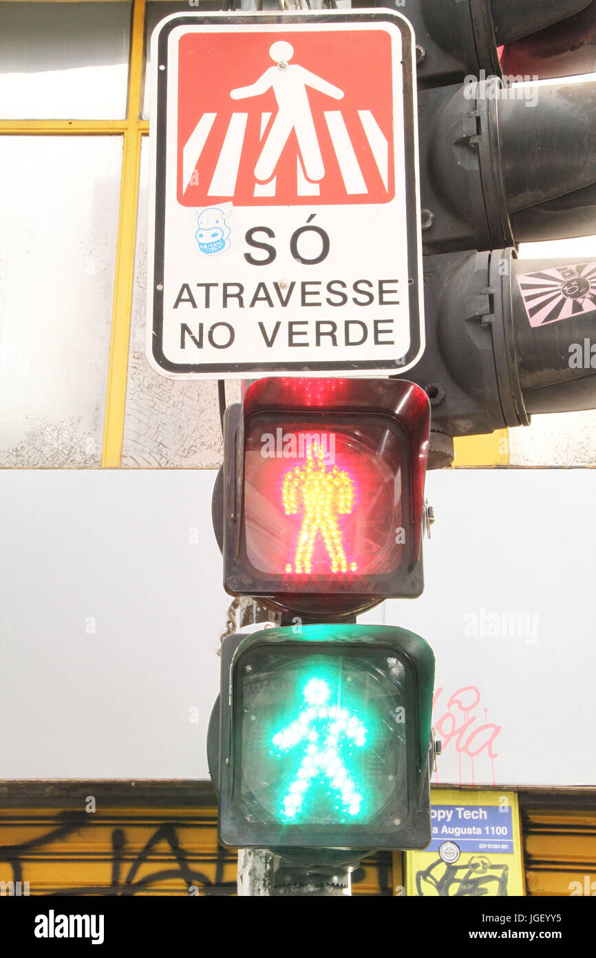 Traffic lights green brazil High Resolution Stock Photography and ...