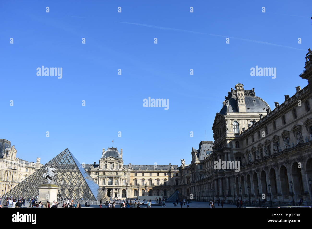 Louvre museum exterior Stock Photo - Alamy