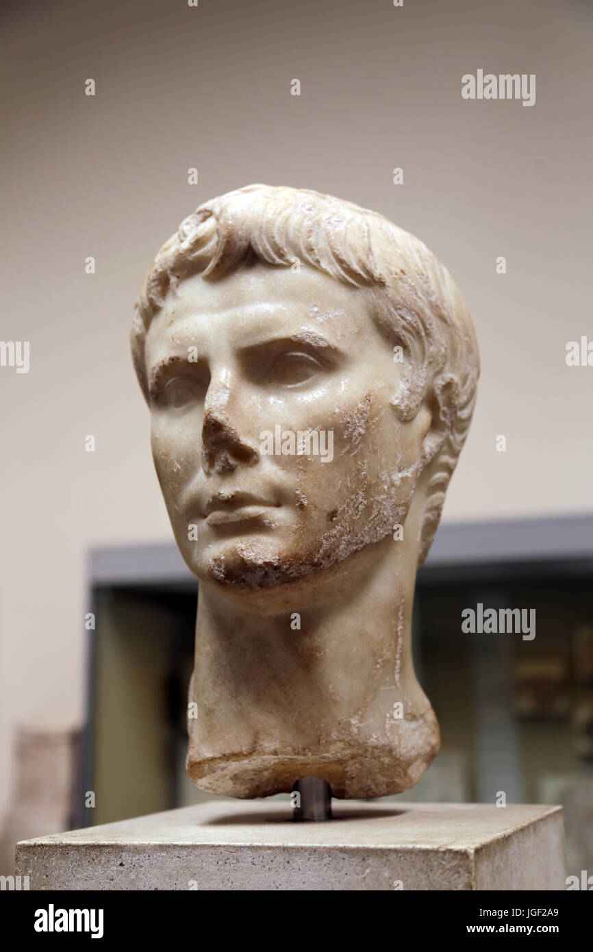 Roman sculpture from augustus hi-res stock photography and images - Alamy