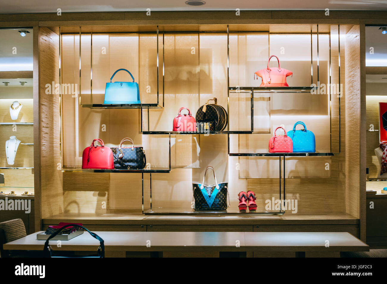 Harrods interior knightsbridge hi-res stock photography and images - Alamy
