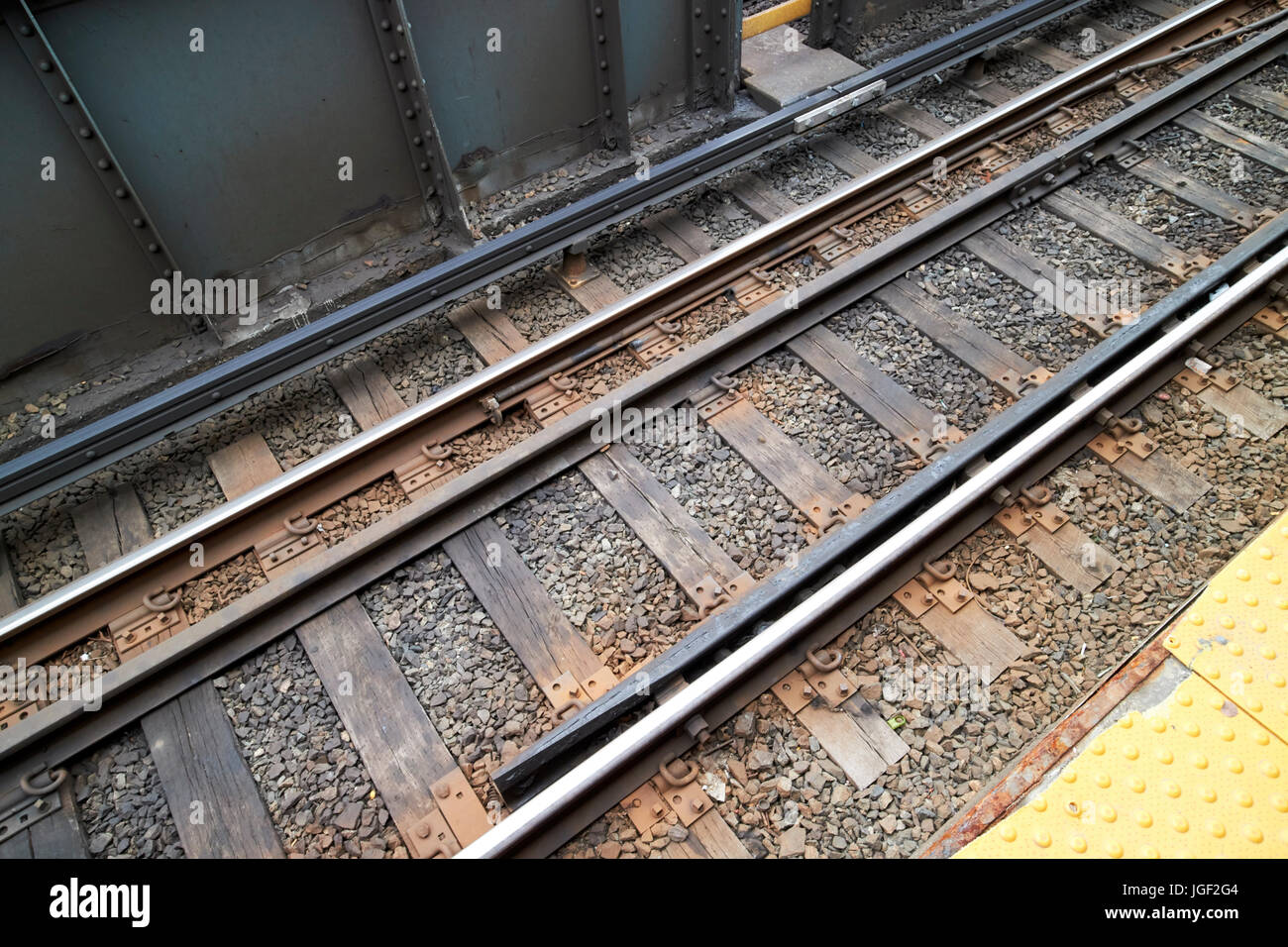 Electrified railway line hi-res stock photography and images - Alamy