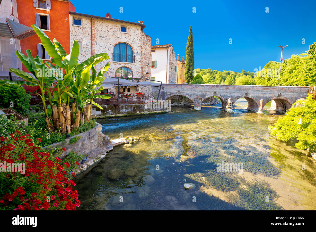 Idyllic Italian village of Borghetto on Mincio river view, Veneto ...