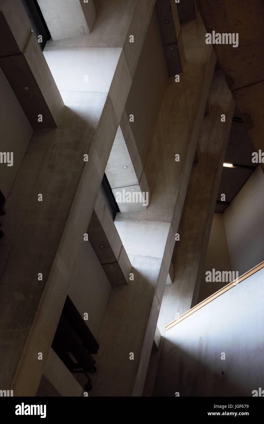 Tate museum architecture Stock Photo - Alamy