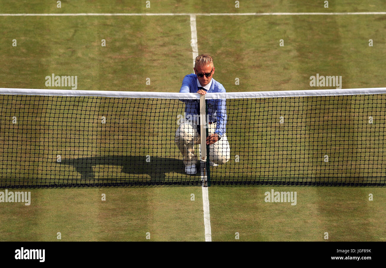 Net umpire hi-res stock photography and images - Alamy