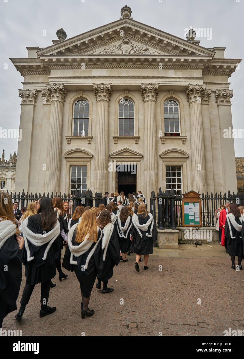 graduation ceremony cambridge senate house Stock Photo - Alamy