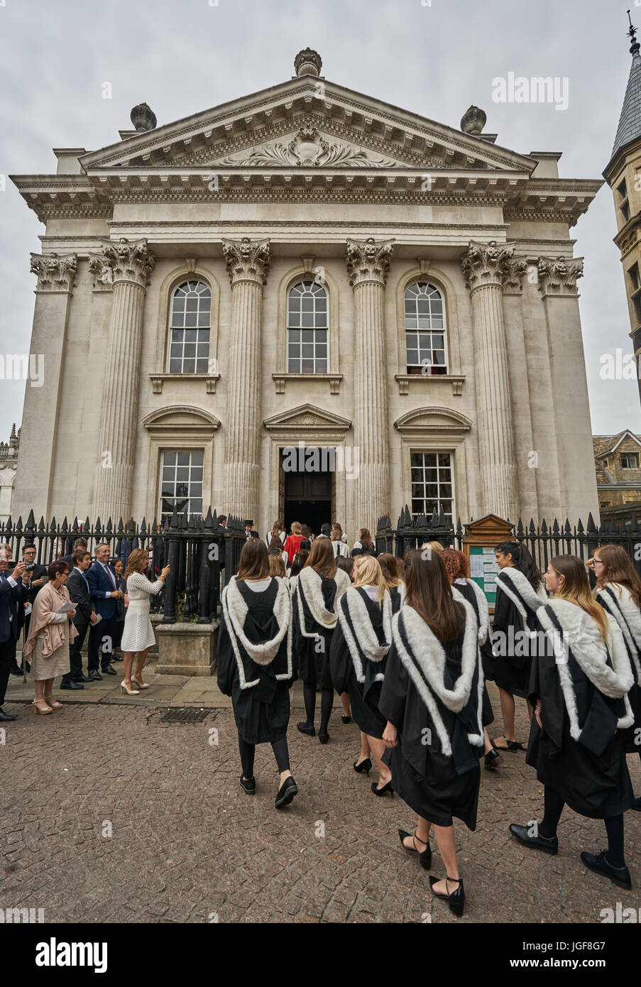 Cambridge graduation ceremony hi-res stock photography and images - Alamy
