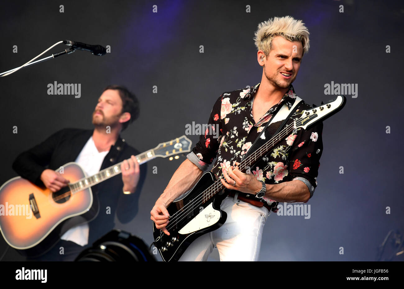 STRICTLY EDITORIAL USE ONLY:- Caleb Followill (left) and Jared ...