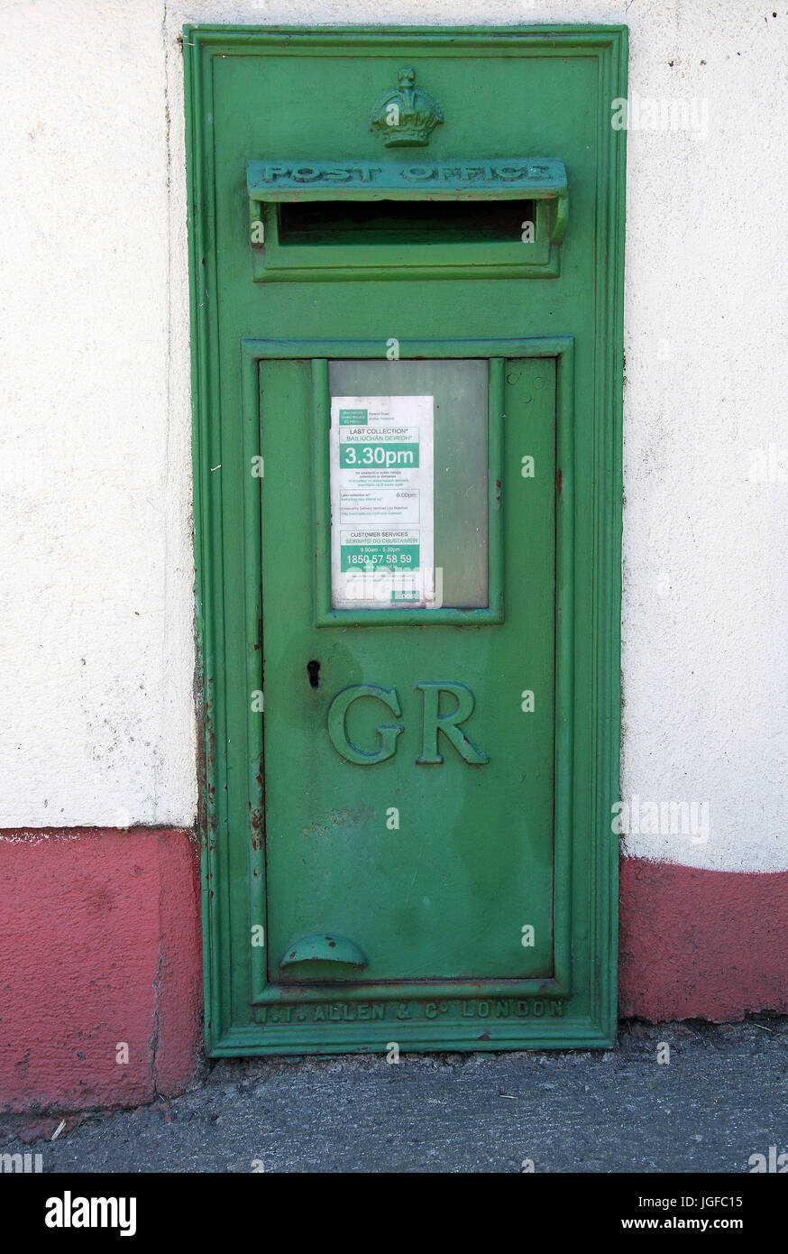George V Post Box Stock Photo - Alamy