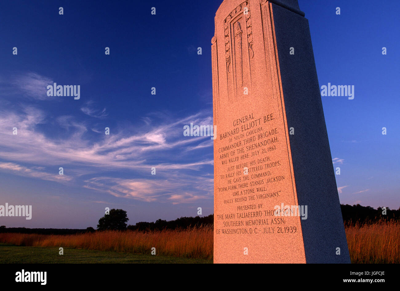 Bee monument hi-res stock photography and images - Alamy