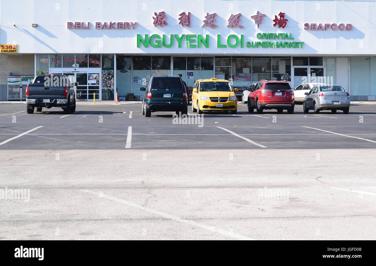 Vietnamese grocery store hi-res stock photography and images - Alamy