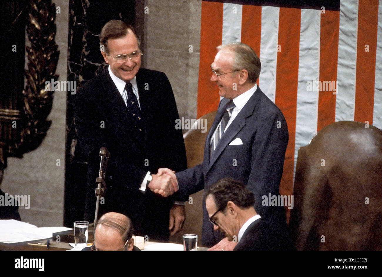 Michael dukakis and bush hi-res stock photography and images - Alamy