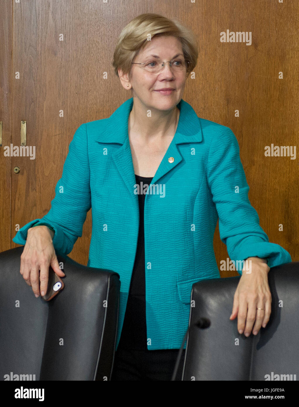 Elizabeth warren hi-res stock photography and images - Alamy