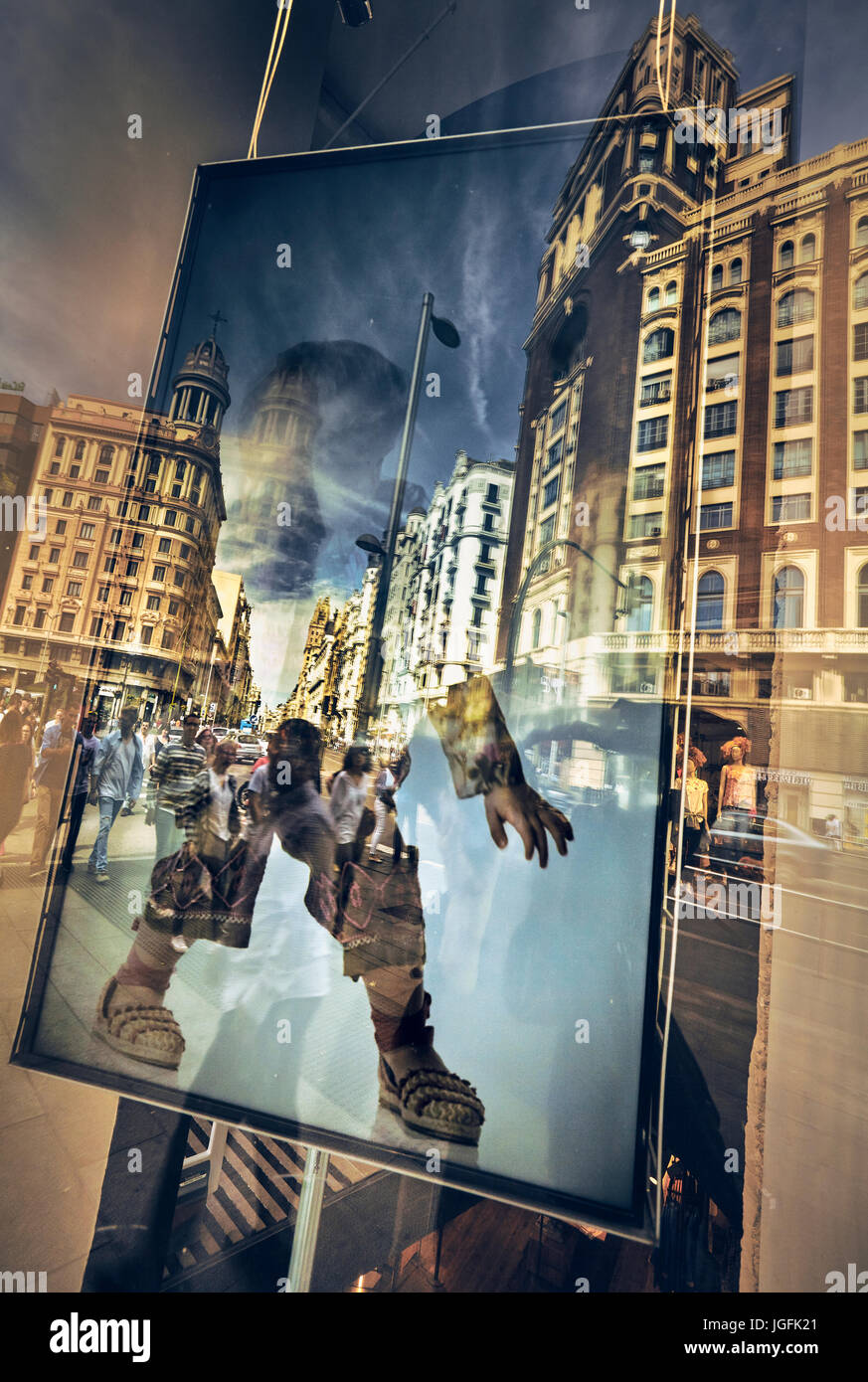 People reflection in window silhouette hi-res stock photography and ...