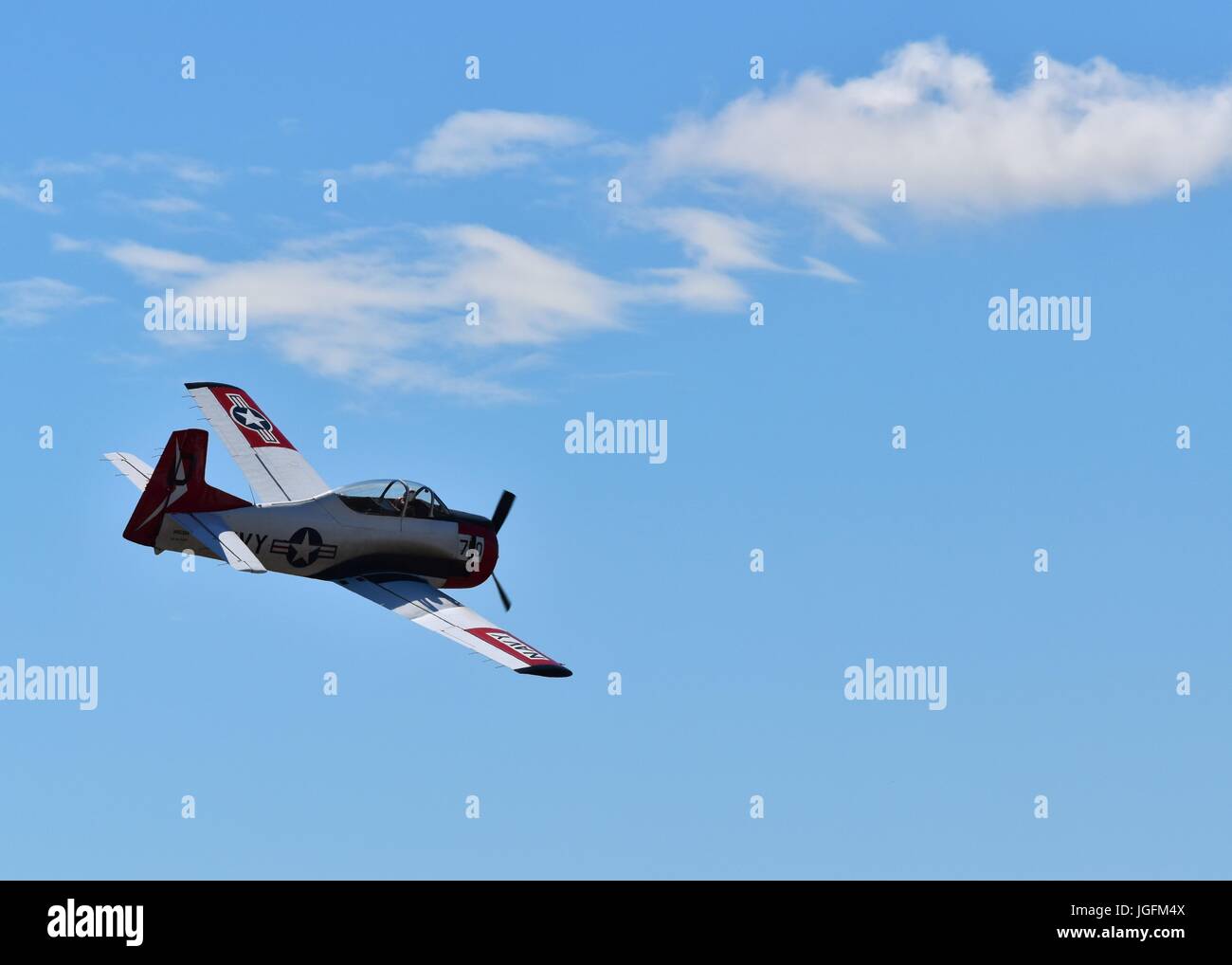 World war ii fighter trainer aircraft hi-res stock photography and ...