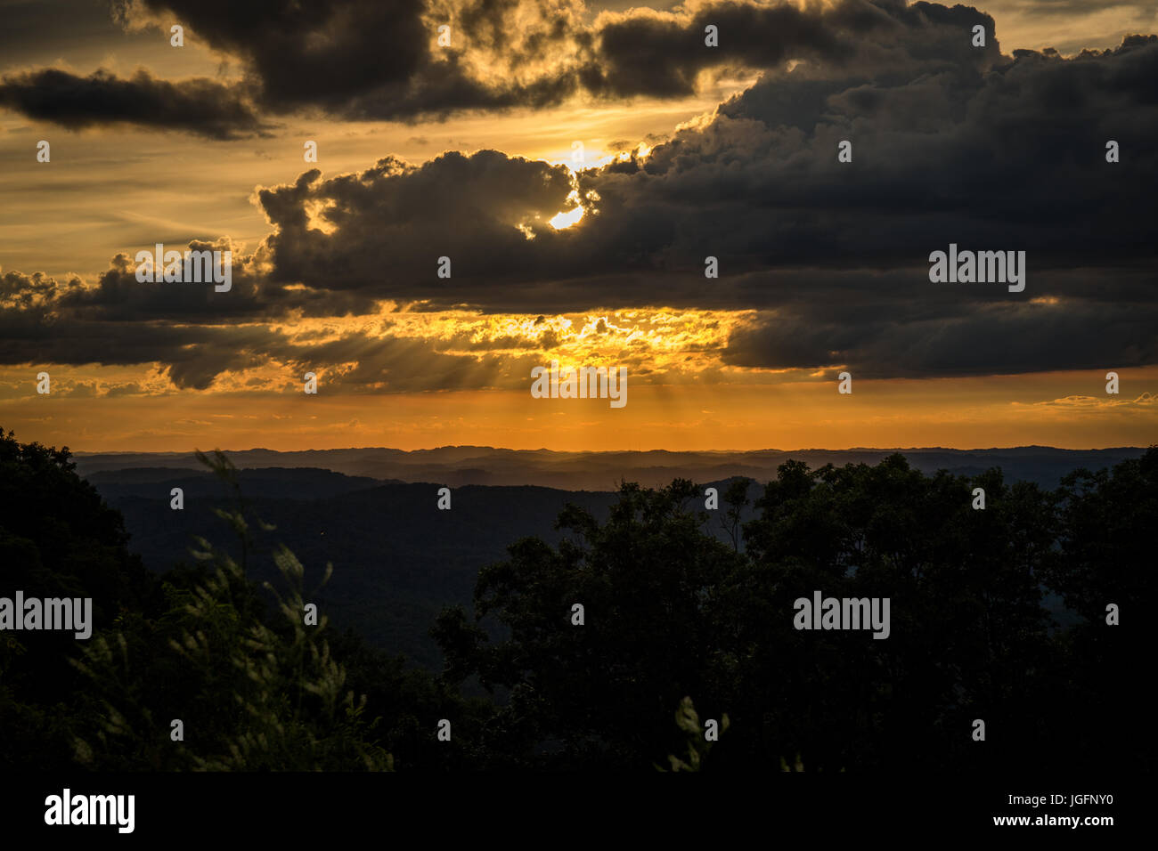 A sunset above the mountain in Central Appalachia Stock Photo - Alamy