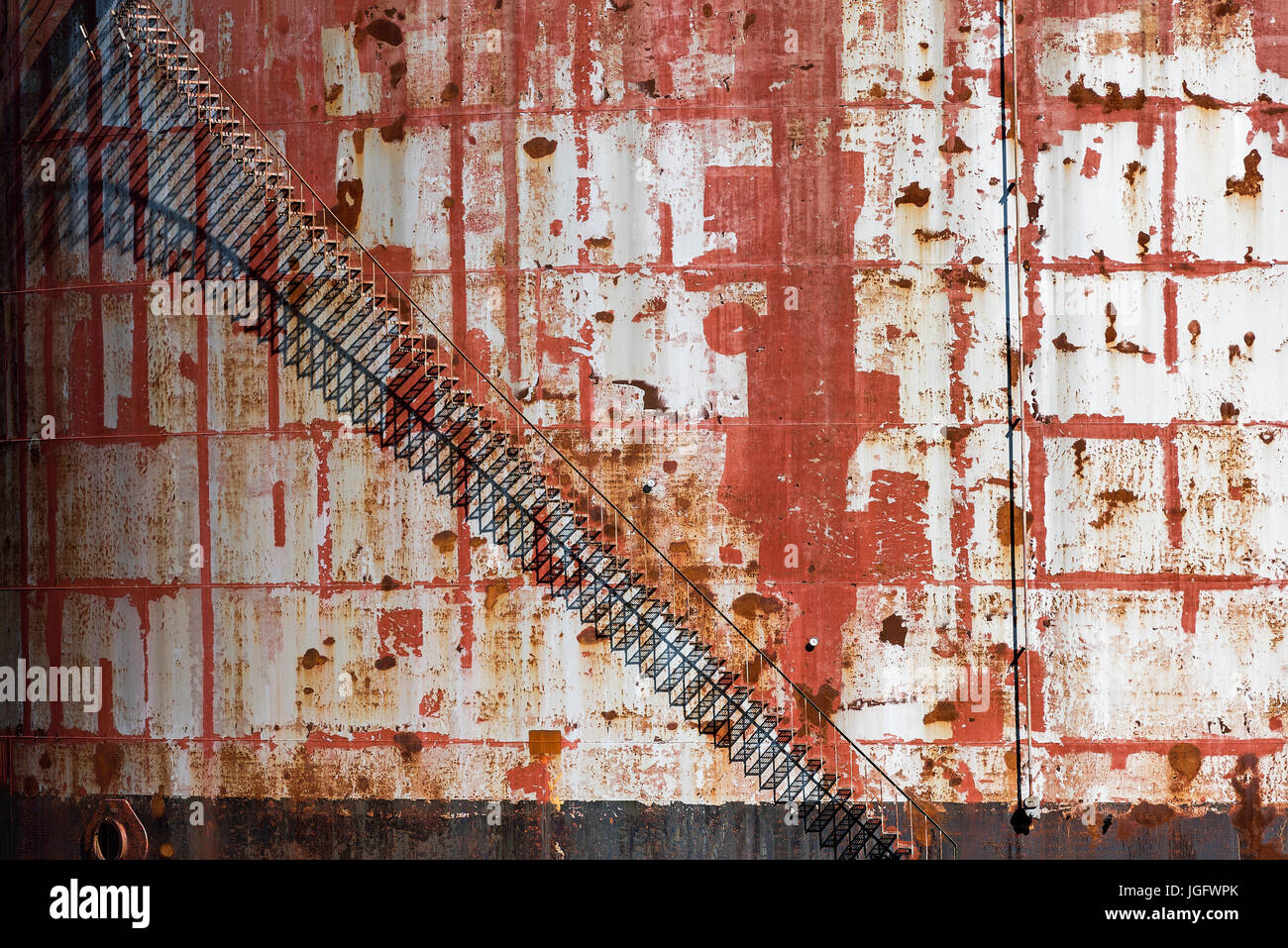 Storage tank at an oil refinery Stock Photo - Alamy