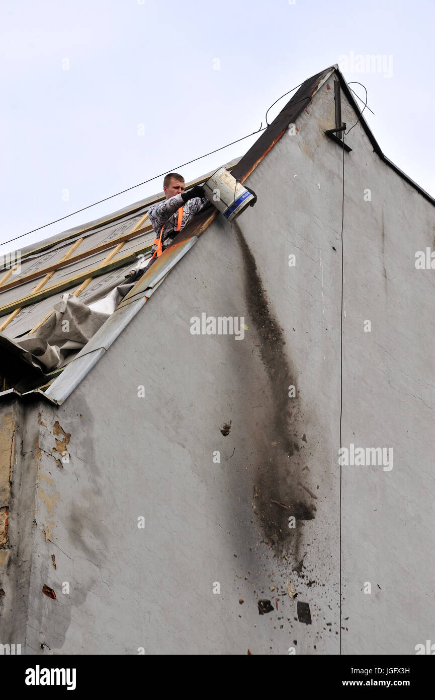 house, roof, old, destroyed, wooden, attic, architecture, dander, man ...